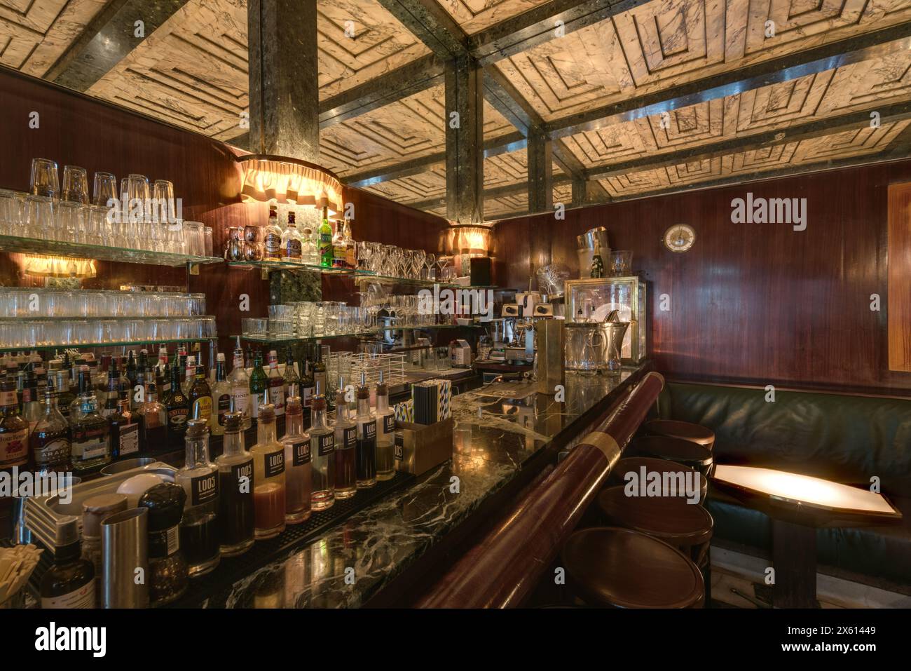 American bar adolf loos Banque de photographies et d’images à haute ...