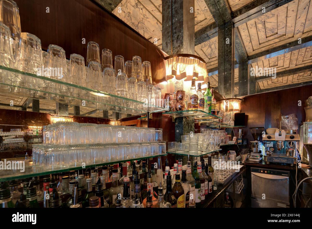 American bar adolf loos Banque de photographies et d’images à haute ...
