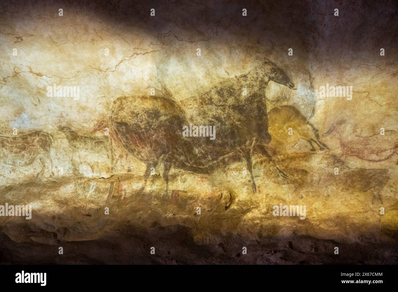 Visite de Lascaux IV, la dernière réplique complète de la grotte de ...
