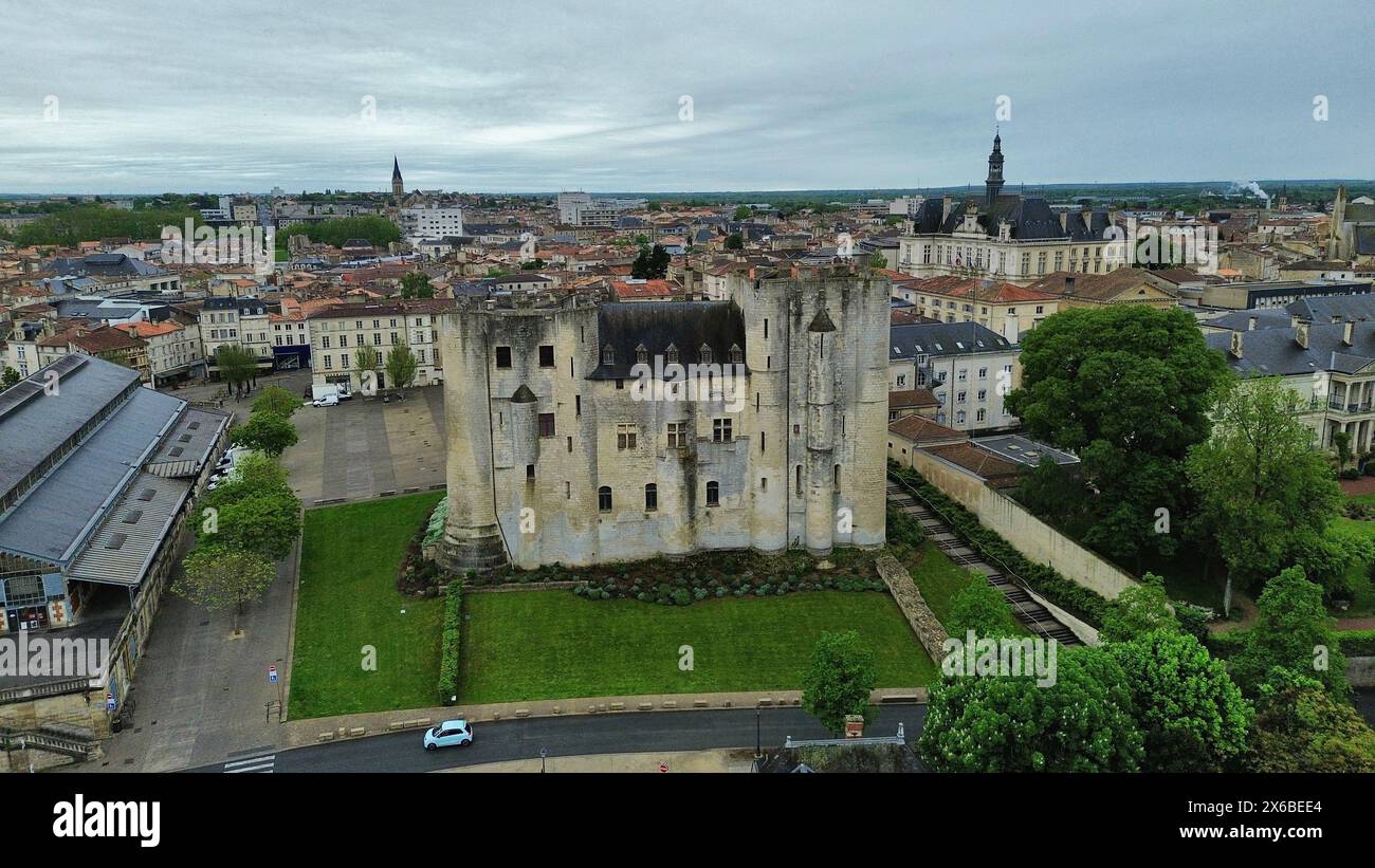 Centre ville de niort france Banque de photographies et d’images à ...