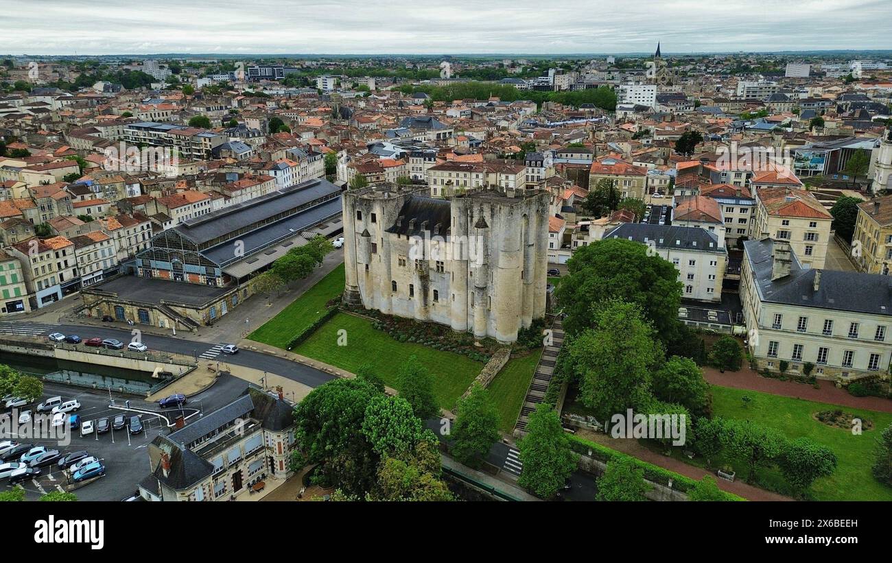 Centre ville de niort france Banque de photographies et d’images à ...