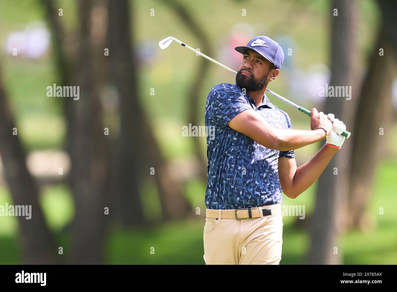 Tony Finau des États-Unis en action lors de la première manche du championnat PGA 2024 au ...