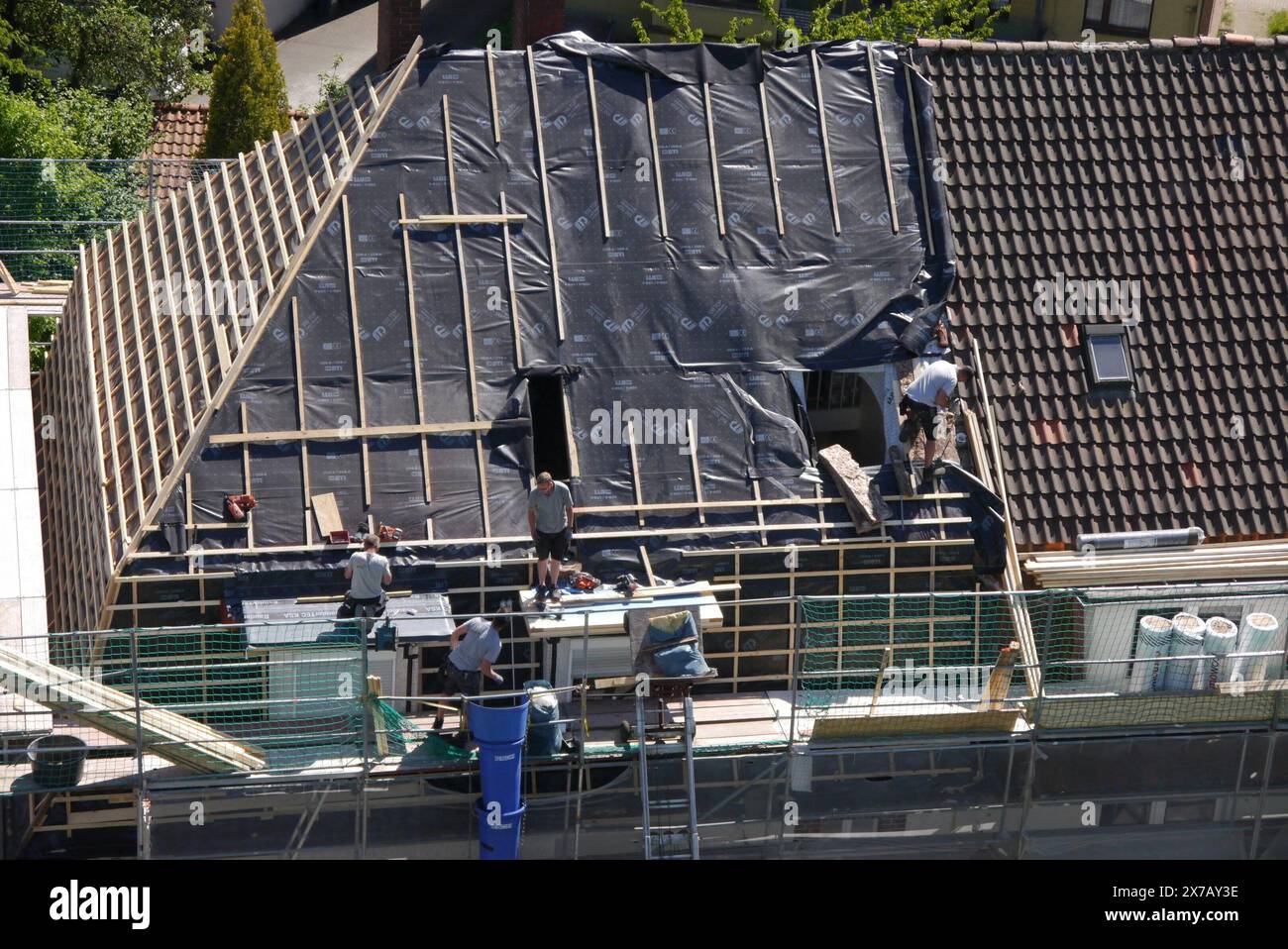 Feature / symbole : DACH, Dachdecker 05/24 thg Eine Dachsanierung in ...