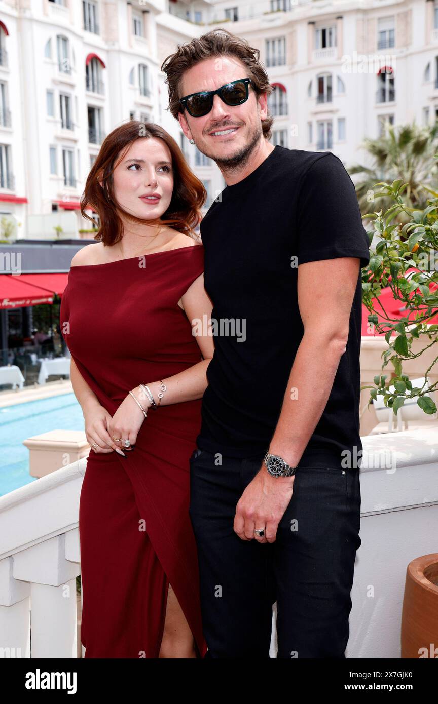 Bella Thorne mit Ihrem Verlobten Mark Emms beim Photocall zum filmer ...