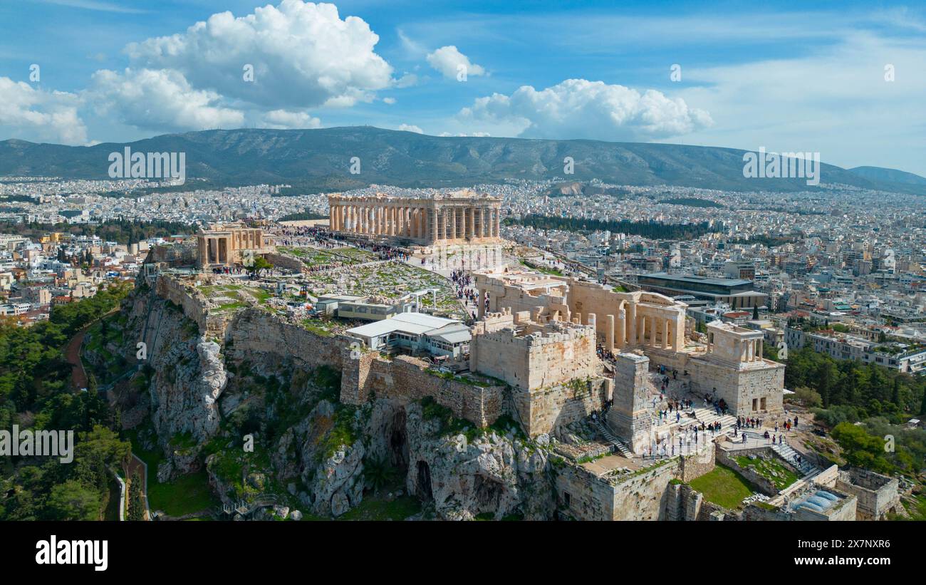 L'Acropole d'Athènes, une ancienne citadelle, offre des vues à couper ...