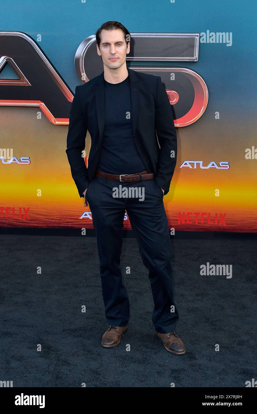Logan Hunt BEI der Premiere des Netflix-films Atlas im Egyptian Theatre ...