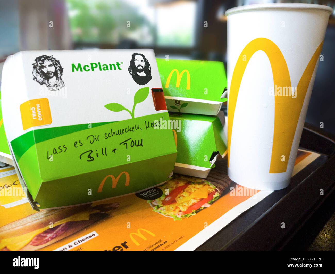 Allemagne, Bavière 21 mai 2024 : McDonald's Bill et Tom Kaulitz menu ...