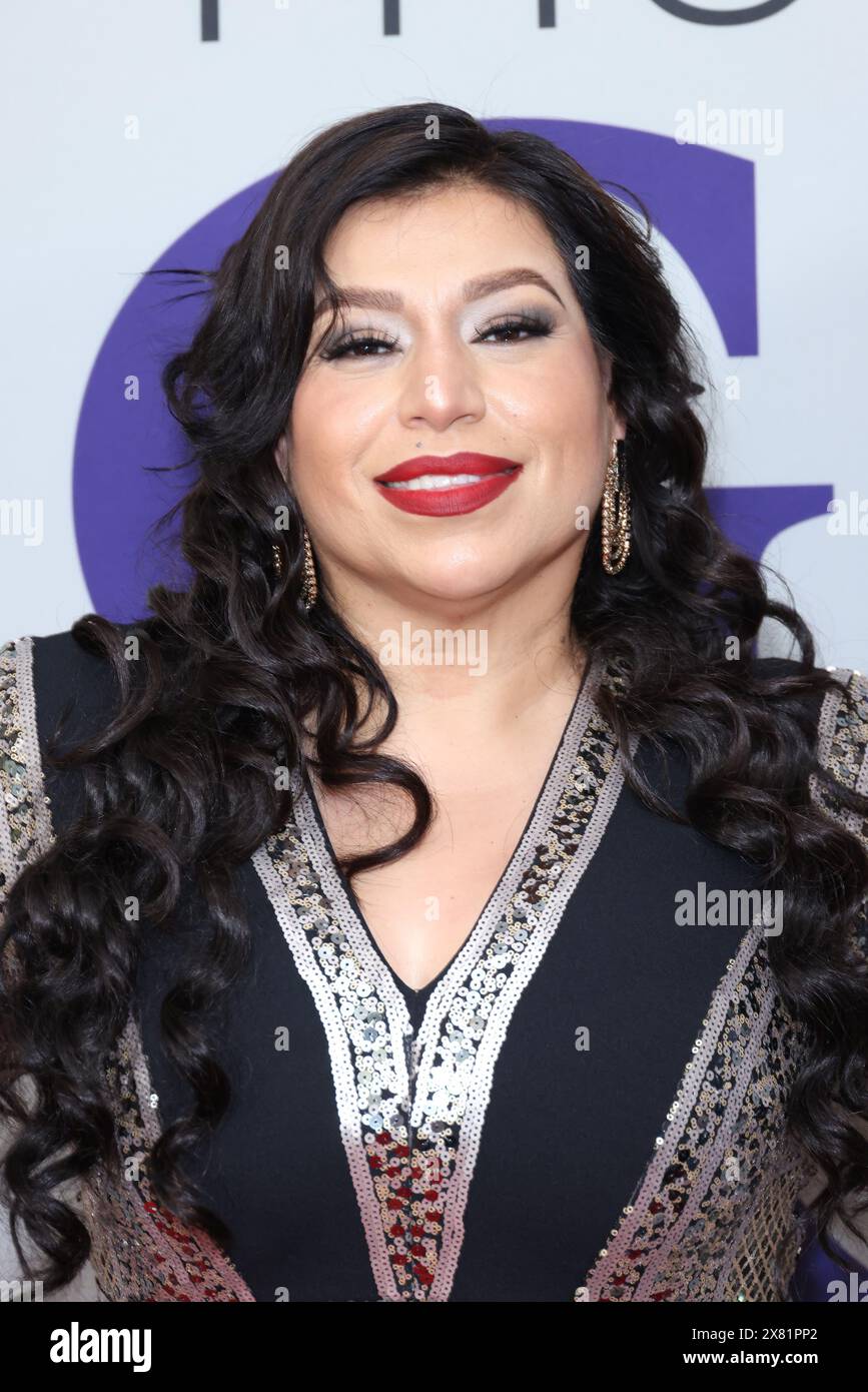 Mayra Berenice assiste au 49e gala annuel des Gracie Awards de l ...