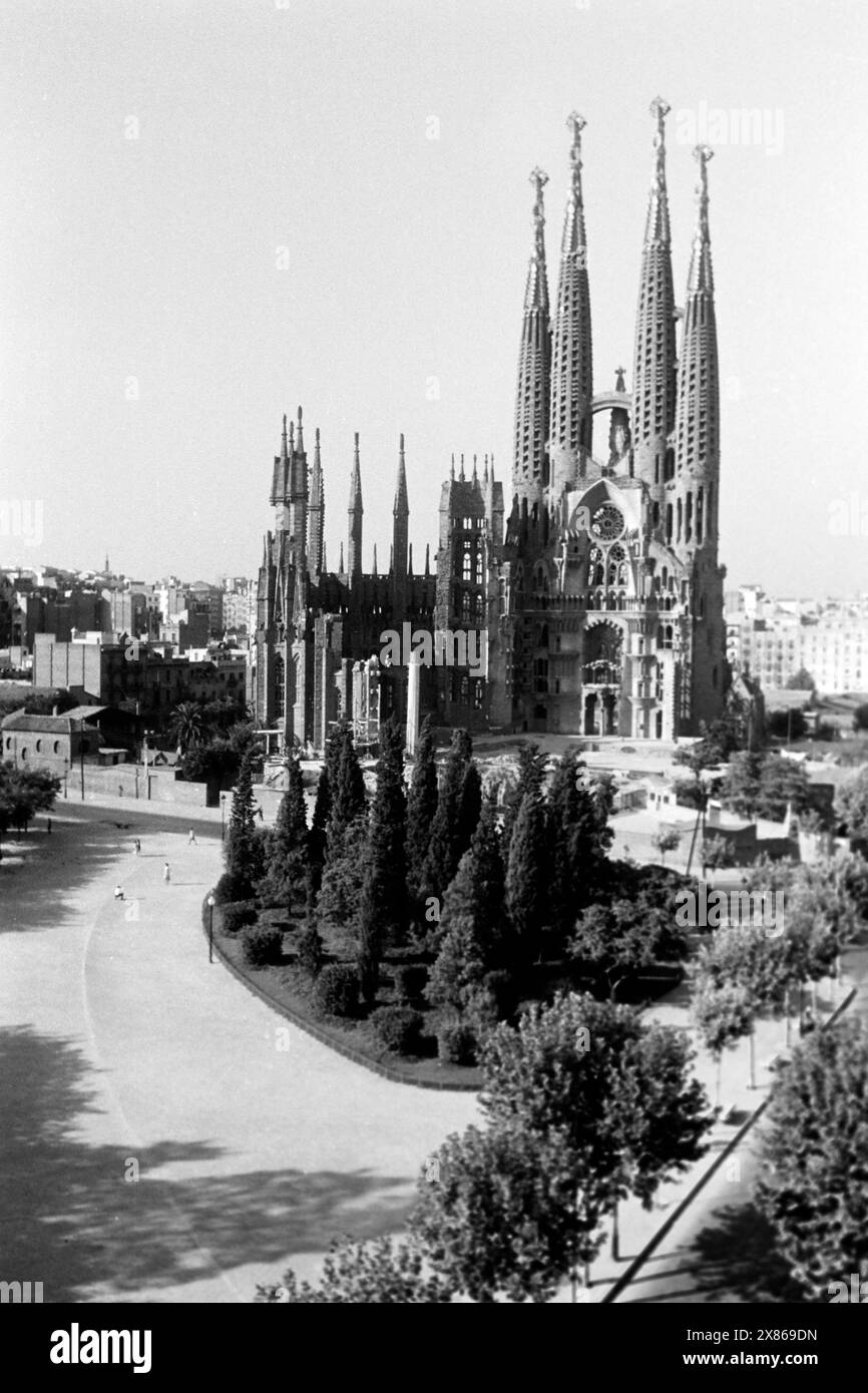 Basilique I Temple Expiatori De La Sagrada Familia Banque D images Noir Basilique I Temple Expiatori De La Sagrada Familia Banque D images Noir