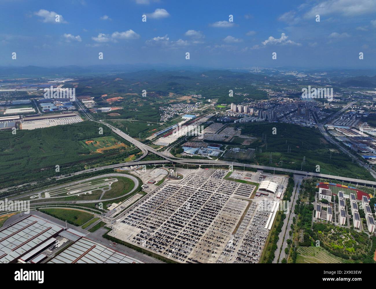 (240528) -- NANNING, 28 mai 2024 (Xinhua) -- une photo prise par un ...