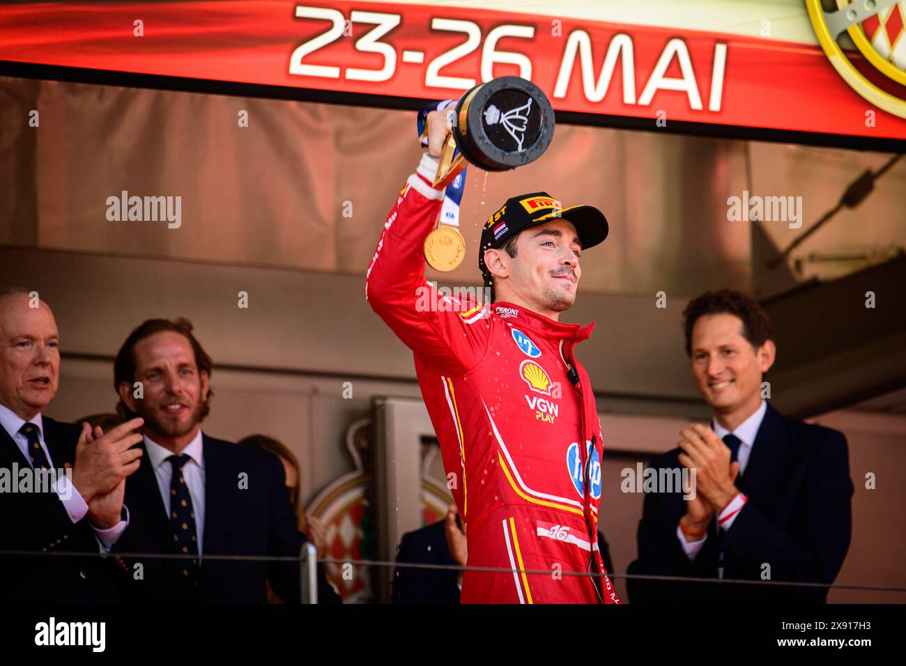 Charles Leclerc, pilote monégasque de la Scuderia Ferrari, célèbre sa ...