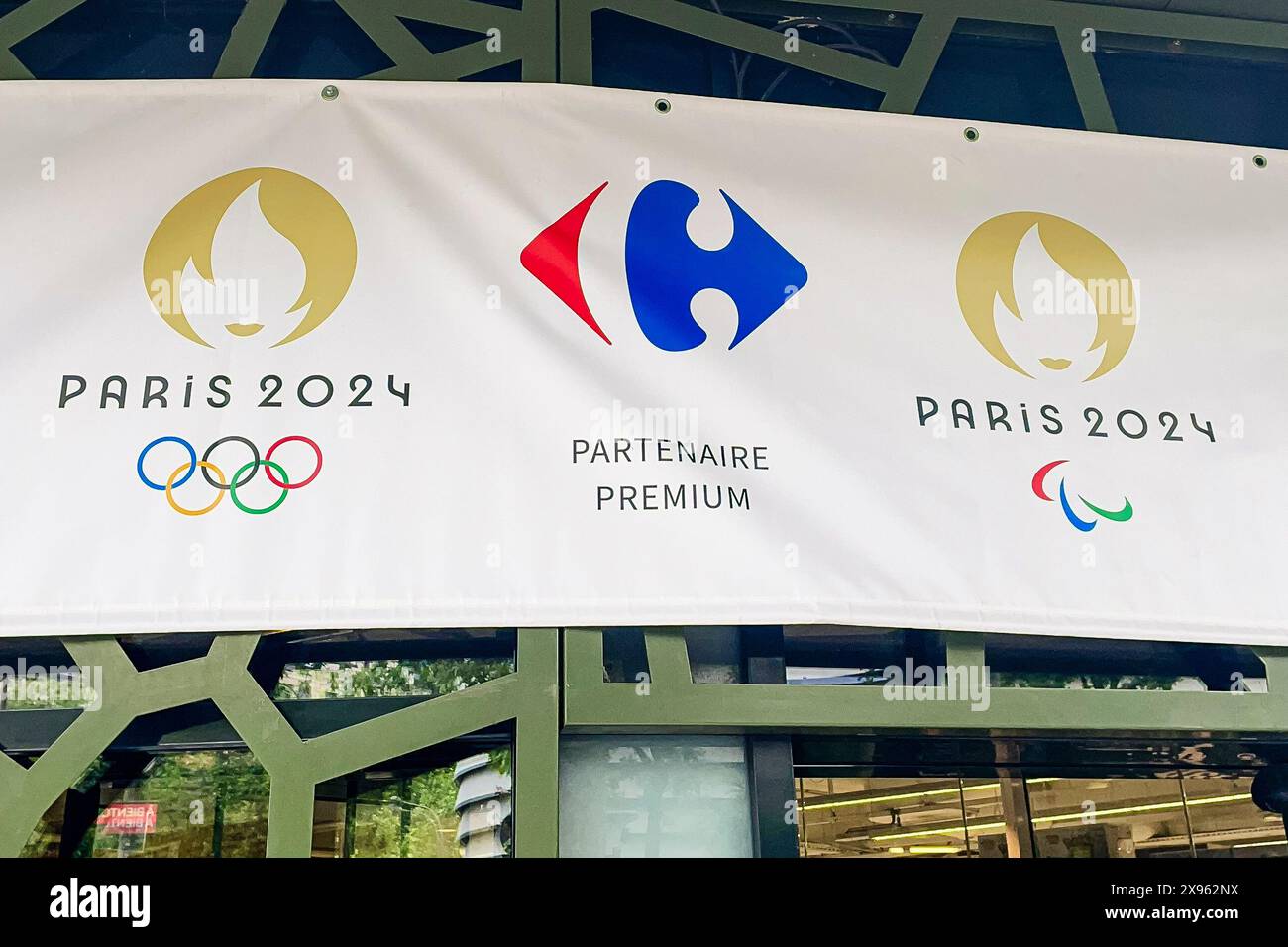 Symboles des jeux olympiques de paris 2024 Banque de photographies et d’images à haute ...