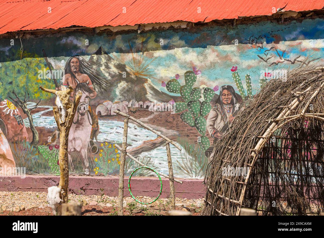 Interprétation du camp du peuple Apache dans la communauté de Turicachi ...