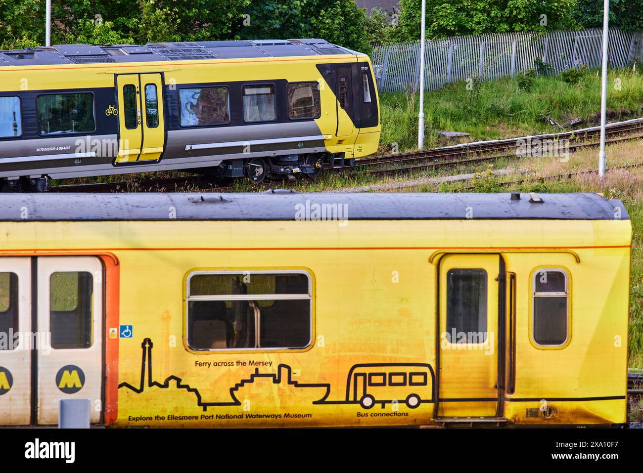 Nouveaux trains pour le merseyside Banque de photographies et d’images ...
