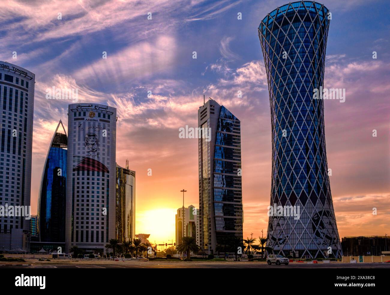 Lusail plaza tower Banque de photographies et d’images à haute résolution - Alamy