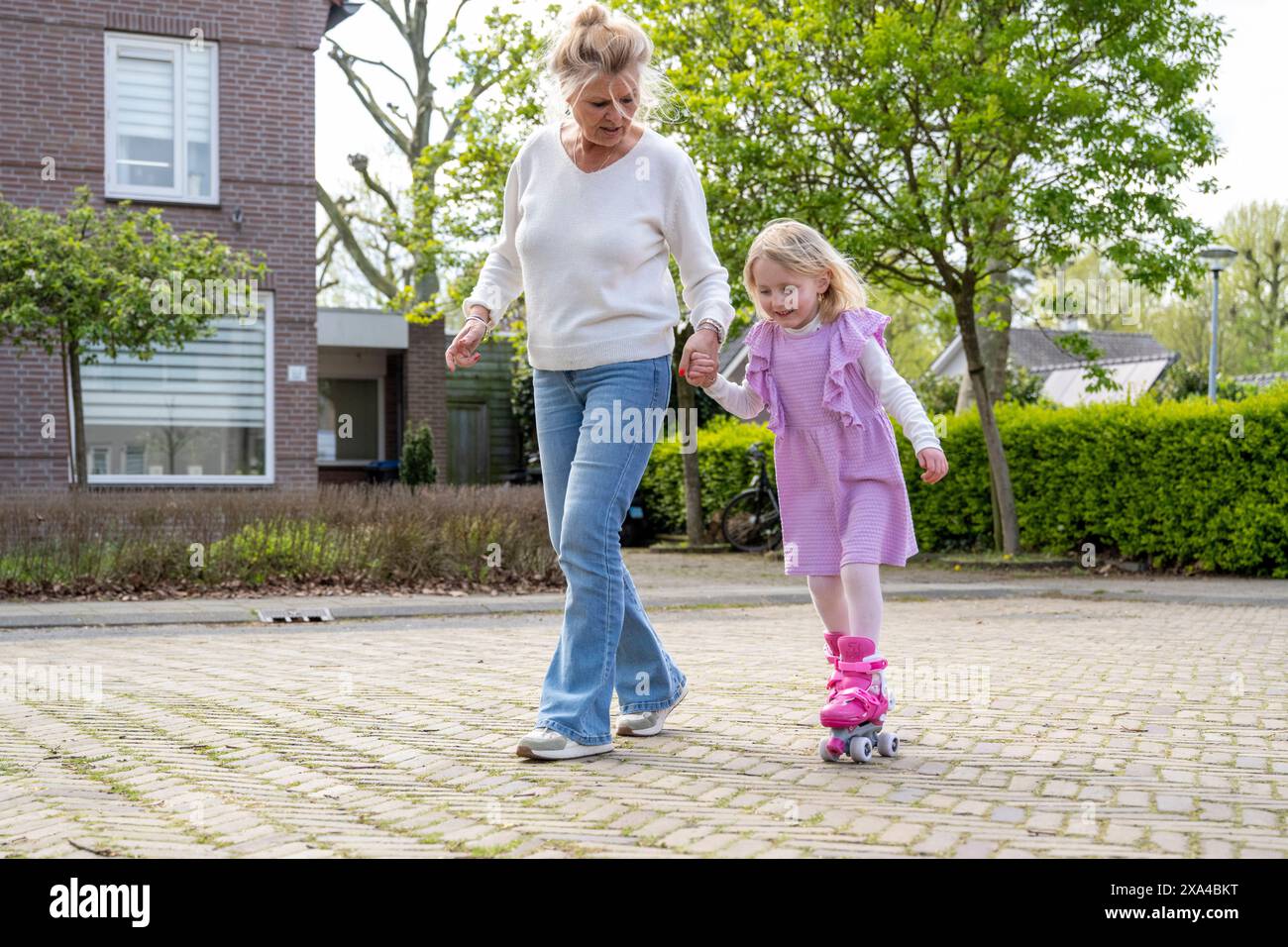 Fille roller Banque de photographies et d’images à haute résolution - Alamy