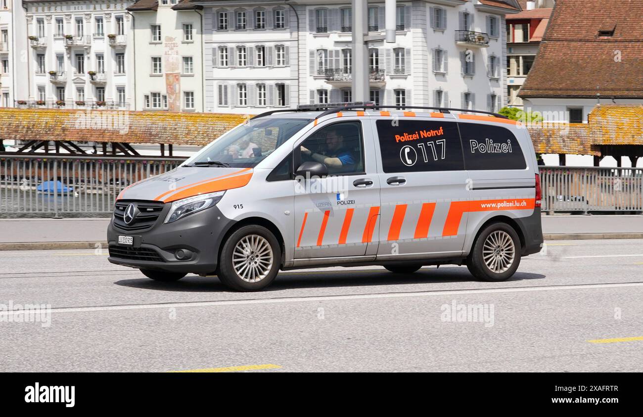 Lucerne police Banque de photographies et d’images à haute résolution ...