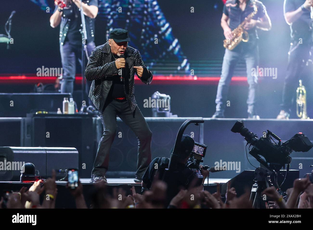 Vasco Rossi se produit sur scène lors du Vasco Live 2024 au stade San ...