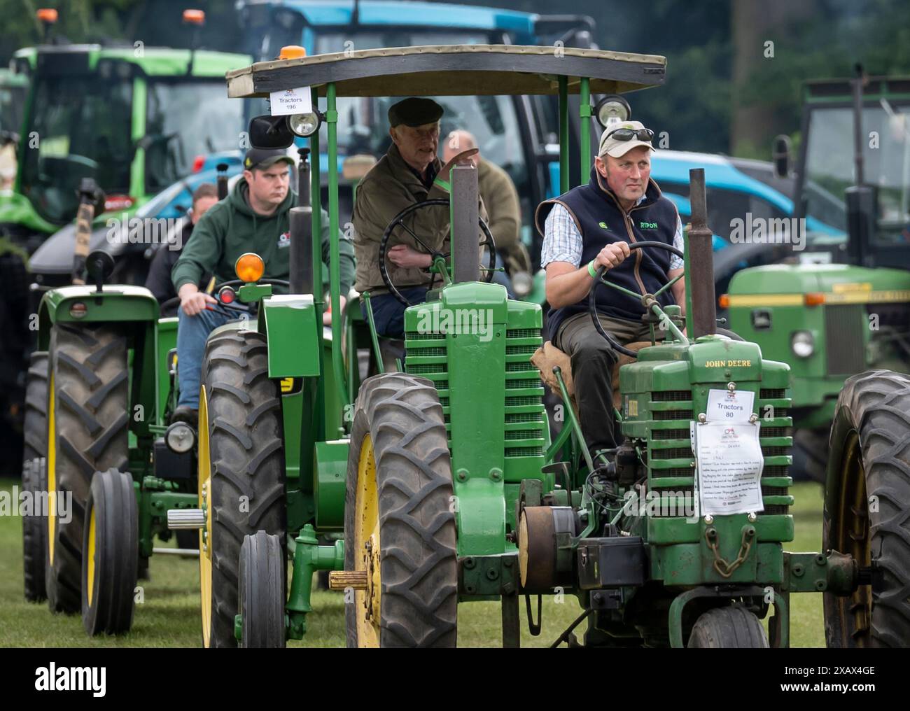 Les tracteurs sont conduits au Tractor Fest à Newby Hall & Gardens ...