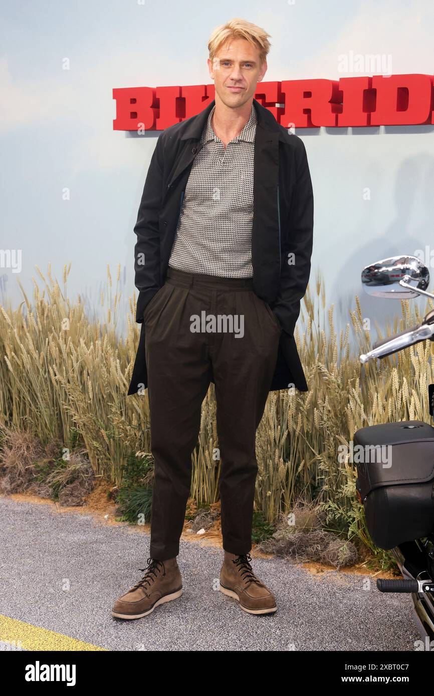 Boyd Holbrook assiste à la projection du Gala de Londres des Bikeriders ...