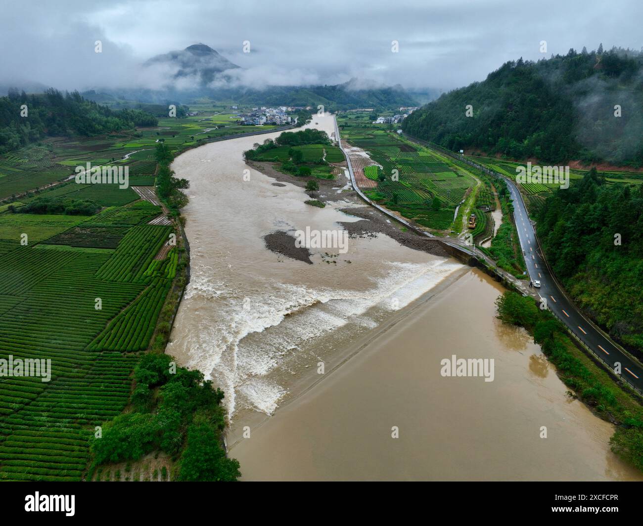 Pékin, Chine. 16 juin 2024. Une photo prise par un drone aérien le 16 ...