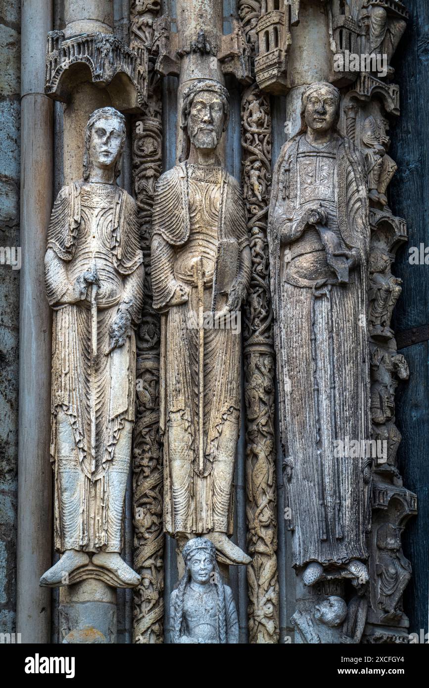 France chartres cathedral statues Banque de photographies et d’images à ...