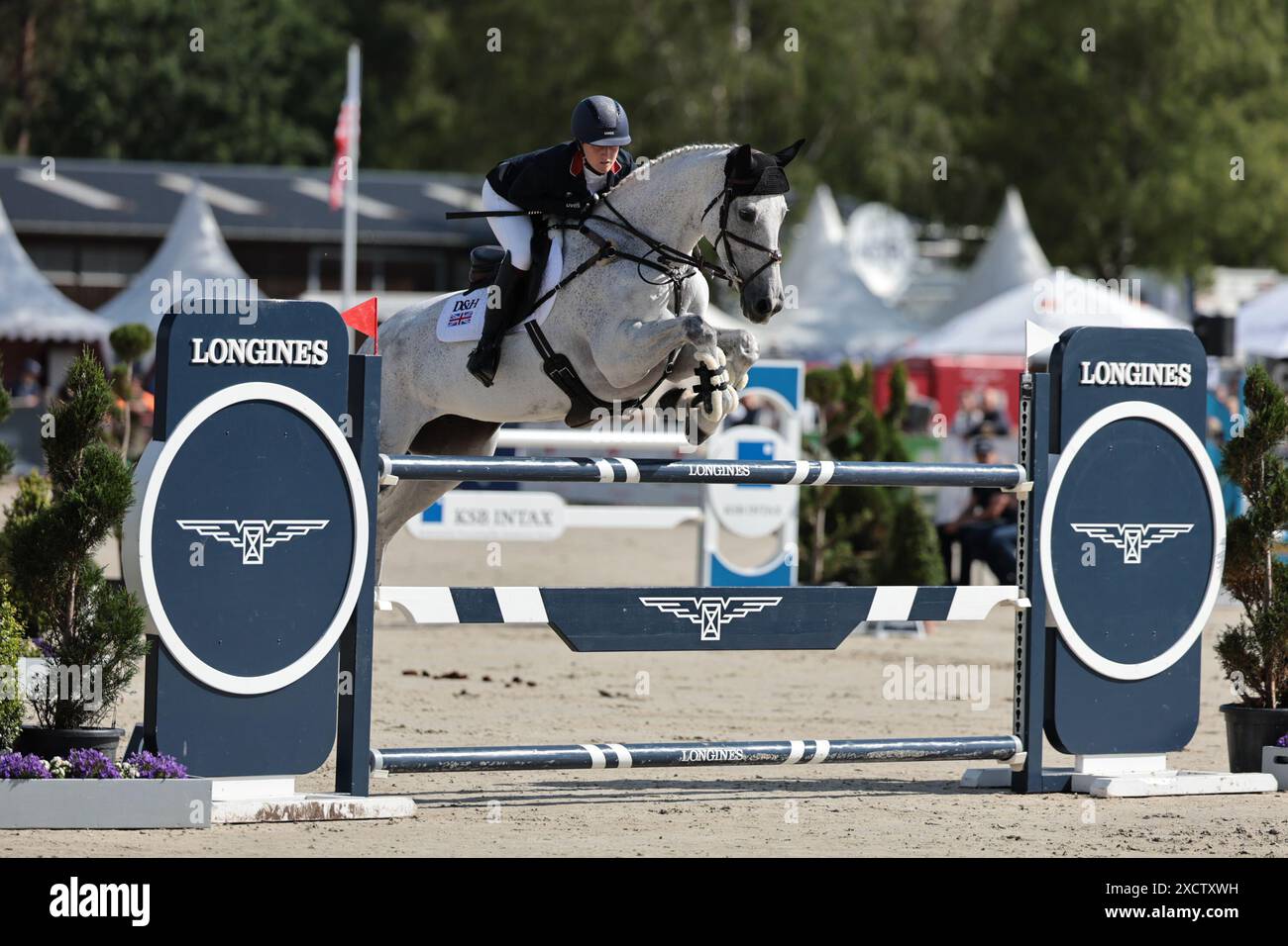 Laura Collett de Grande-Bretagne avec Hester lors du saut en montre ...