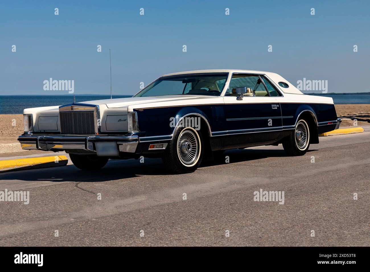 Lincoln continental mark v Banque de photographies et d’images à haute ...