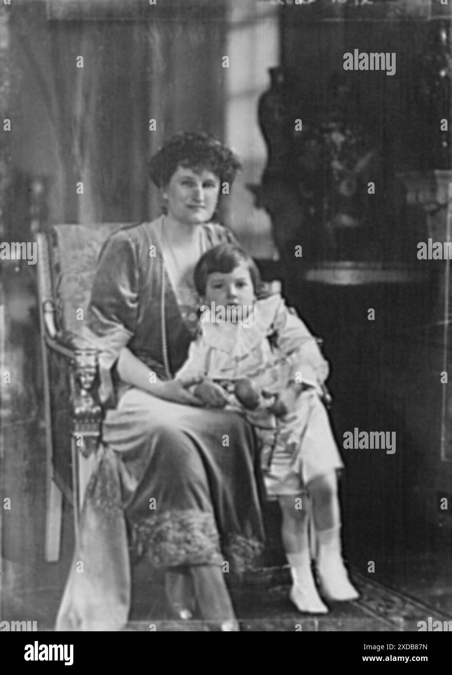 Rockefeller, John D., Jr., MRS, et son fils David, photographie de portrait. Collection de ...