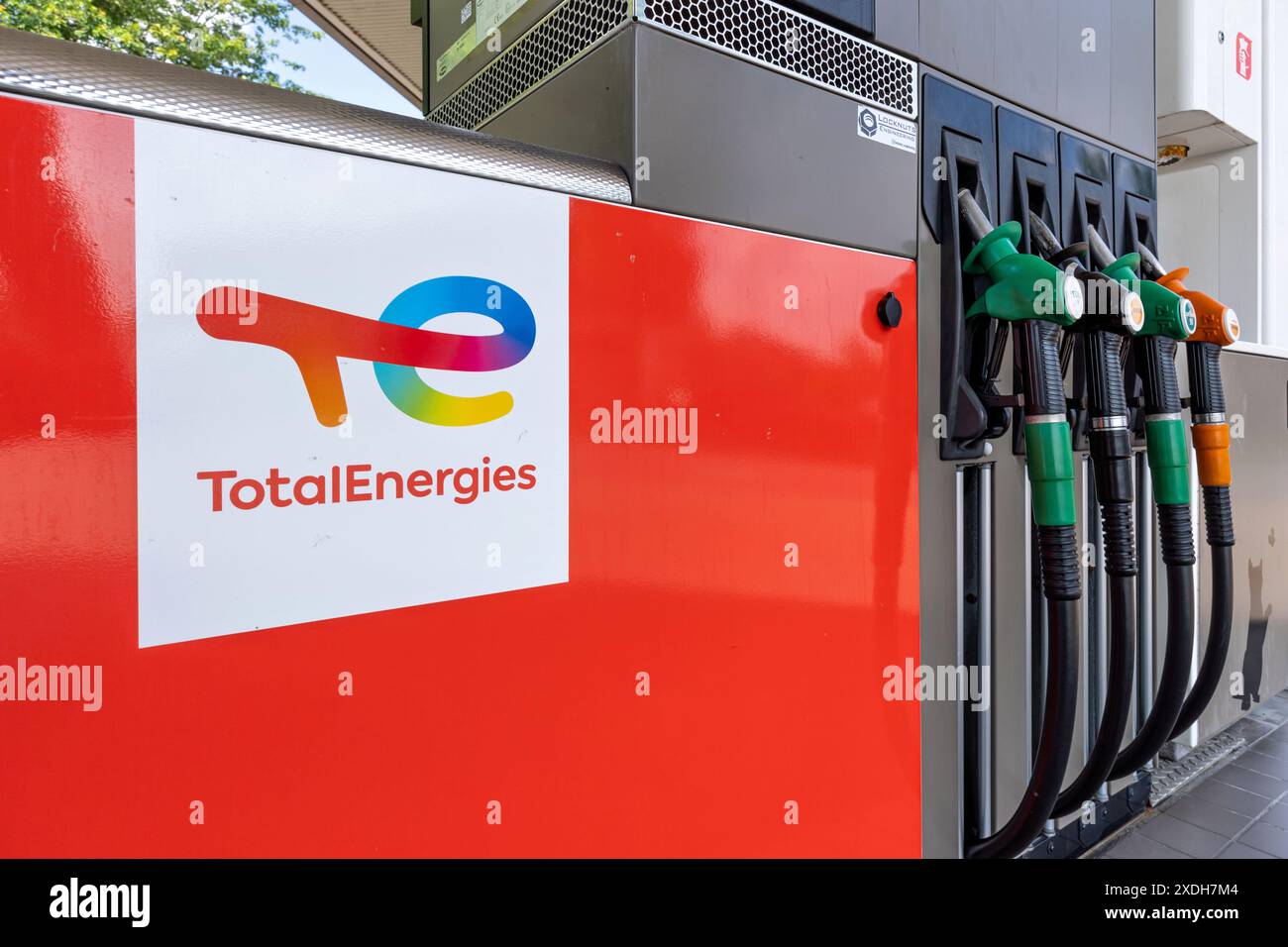 Distributeur de carburant total Banque de photographies et d’images à ...