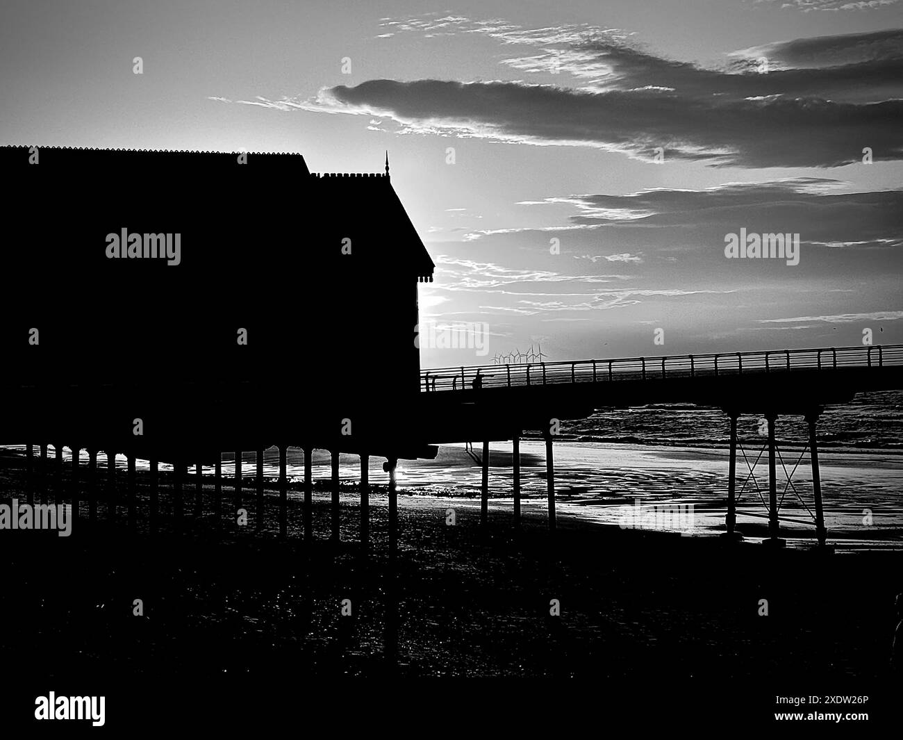 Saltburn coast Banque d'images noir et blanc - Alamy