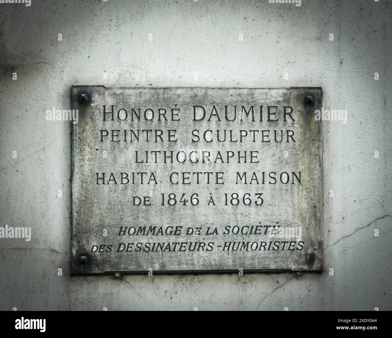Plaque dédiée à la mémoire d'Honoré Daumier, l'un des grands artistes ...