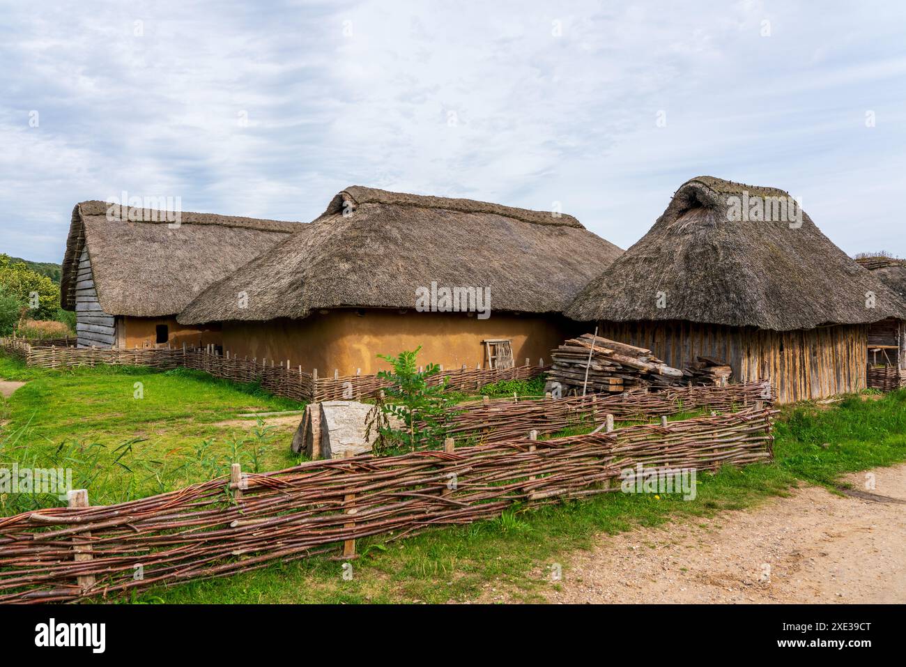 Maisons au toit de chaume Banque de photographies et d’images à haute résolution - Alamy