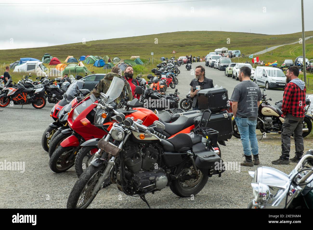 Simmer Dim Bike Rally qui a lieu au milieu de l'été à Ollaberry dans ...