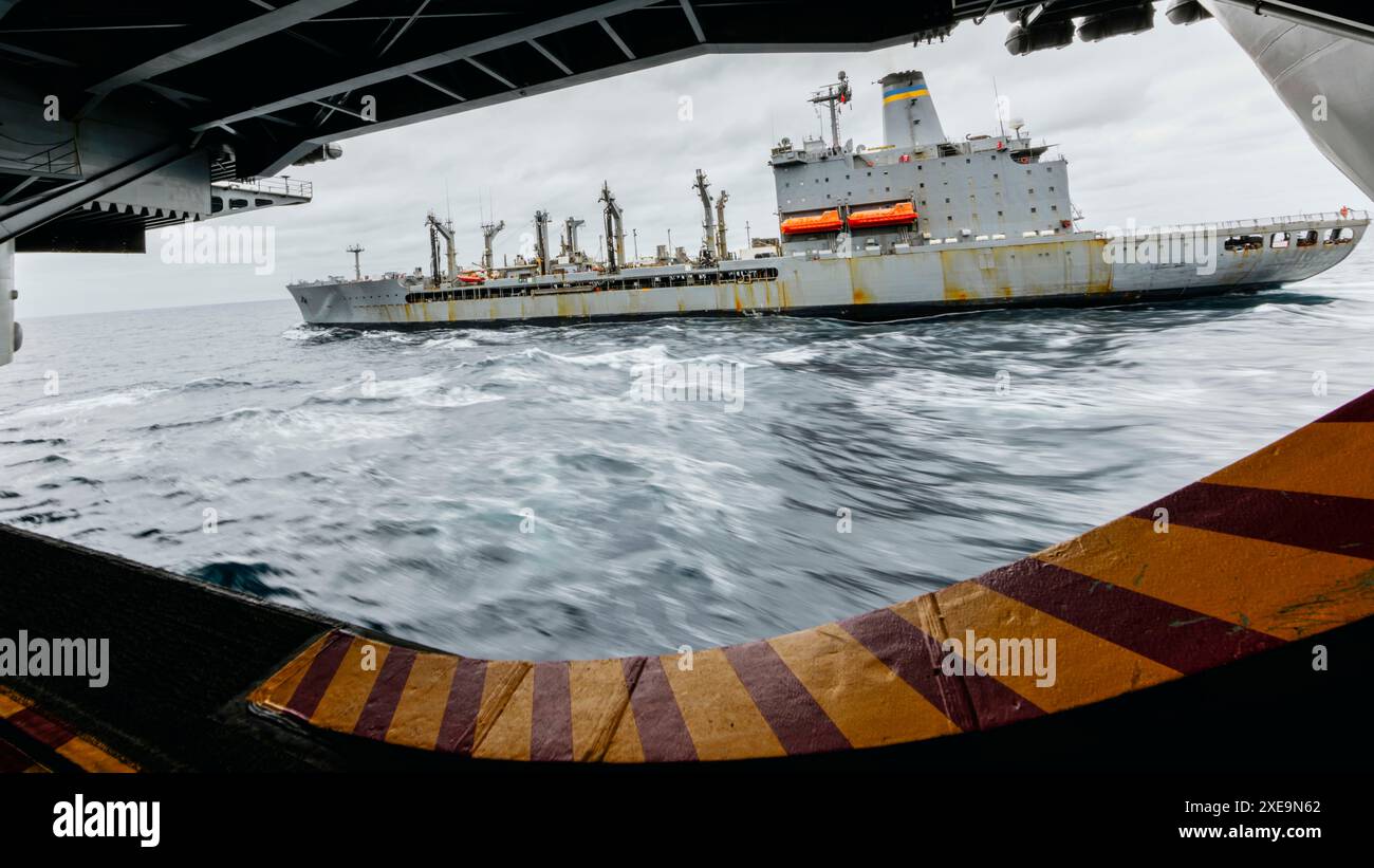 Le pétrolier de réapprovisionnement de flotte de classe Henry J. Kaiser ...