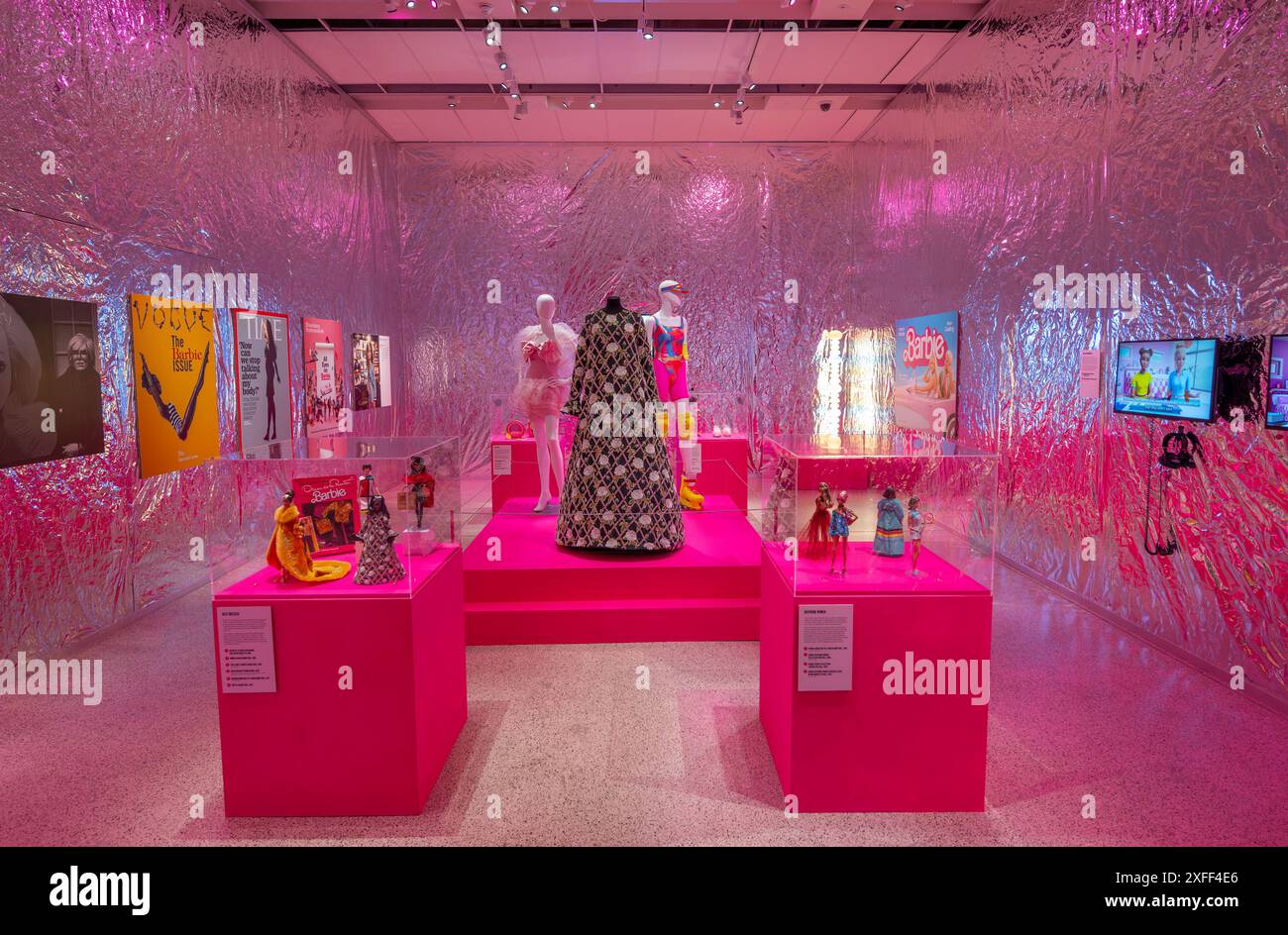 Le Design Museum, Londres, Royaume-Uni. 3 juillet 2024. Barbie® - L ...
