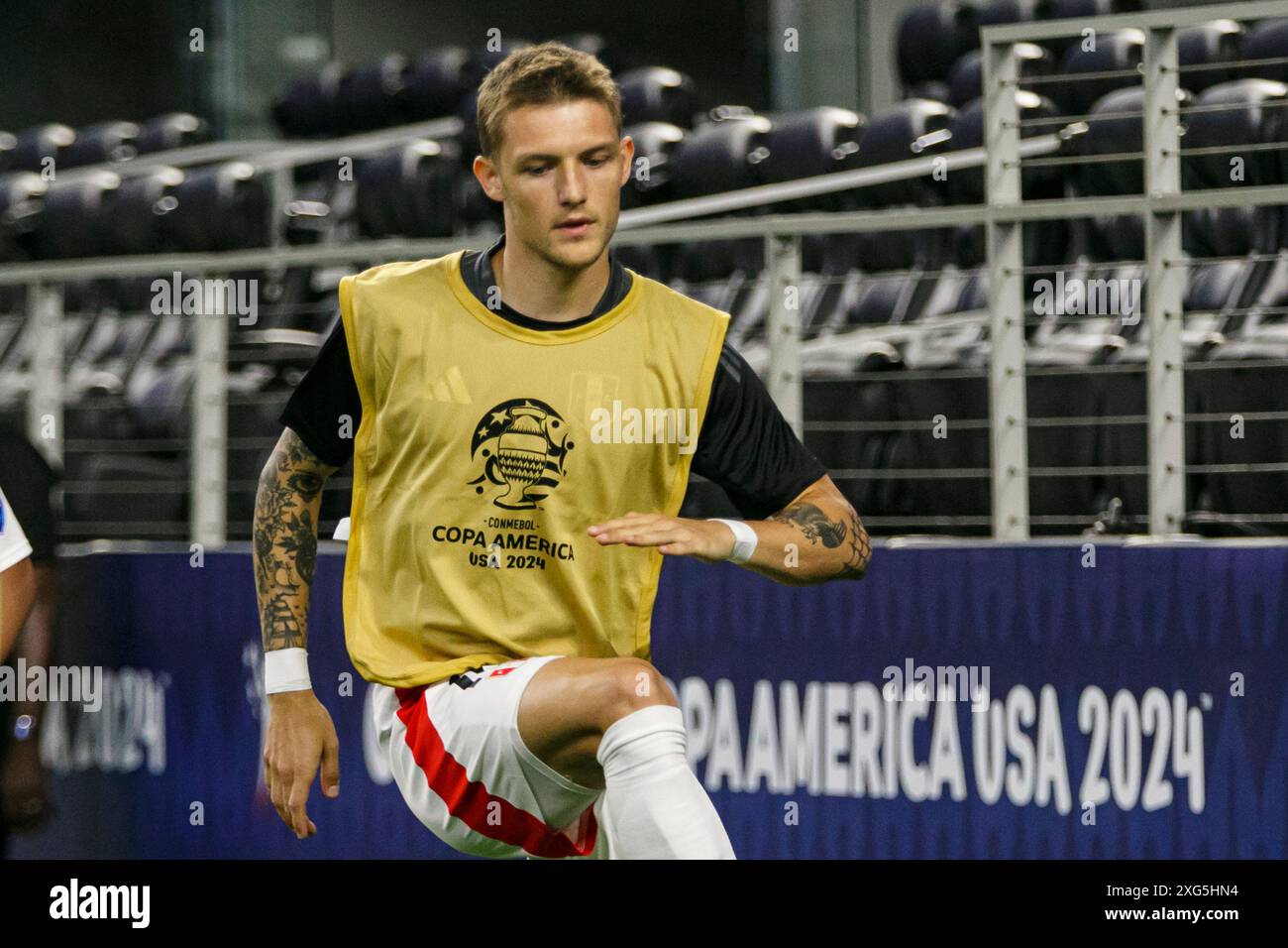 ARLINGTON, TEXAS - 21 JUIN : Oliver sonne du Pérou lors du CONMEBOL ...