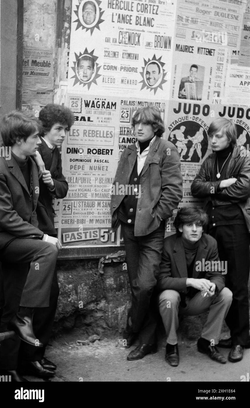 Groupe de rock français les tares Banque d'images noir et blanc - Alamy