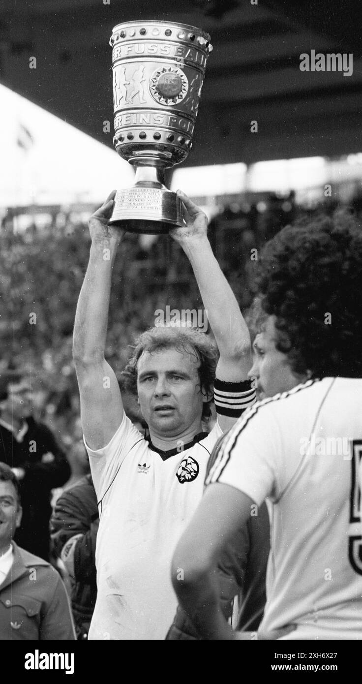 1 fc kaiserslautern 1981 Banque de photographies et d’images à haute ...