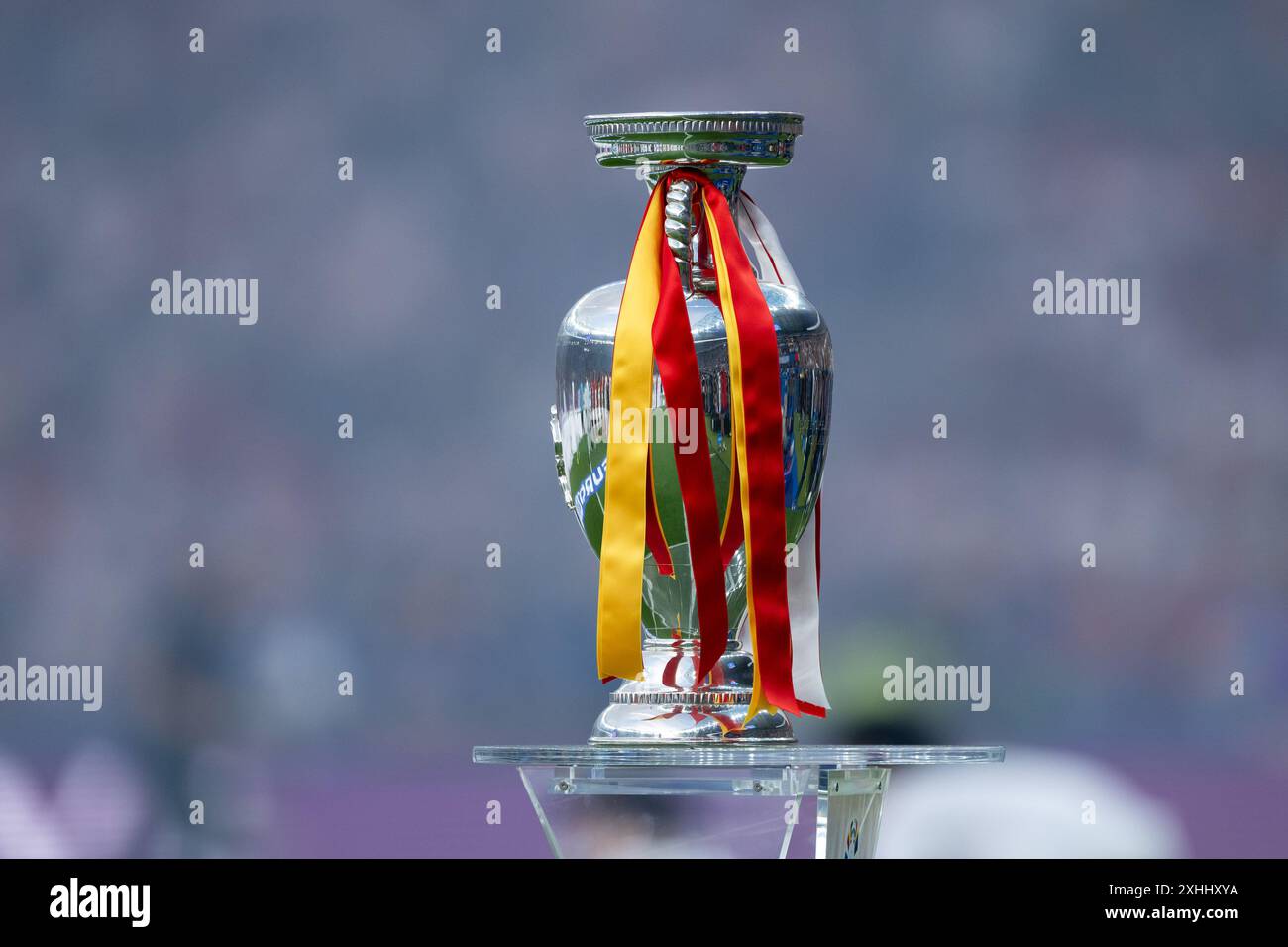 Symbolbild / Themenfoto Praesentation des EM Pokal Henri-Delaunay-Pokal ...