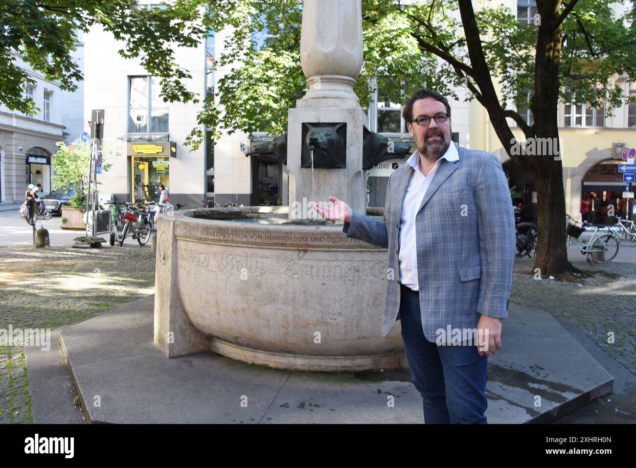 Andre Hartmann Kabarettist Saenger Musiker Entertainer Muenchen 15.07. ...
