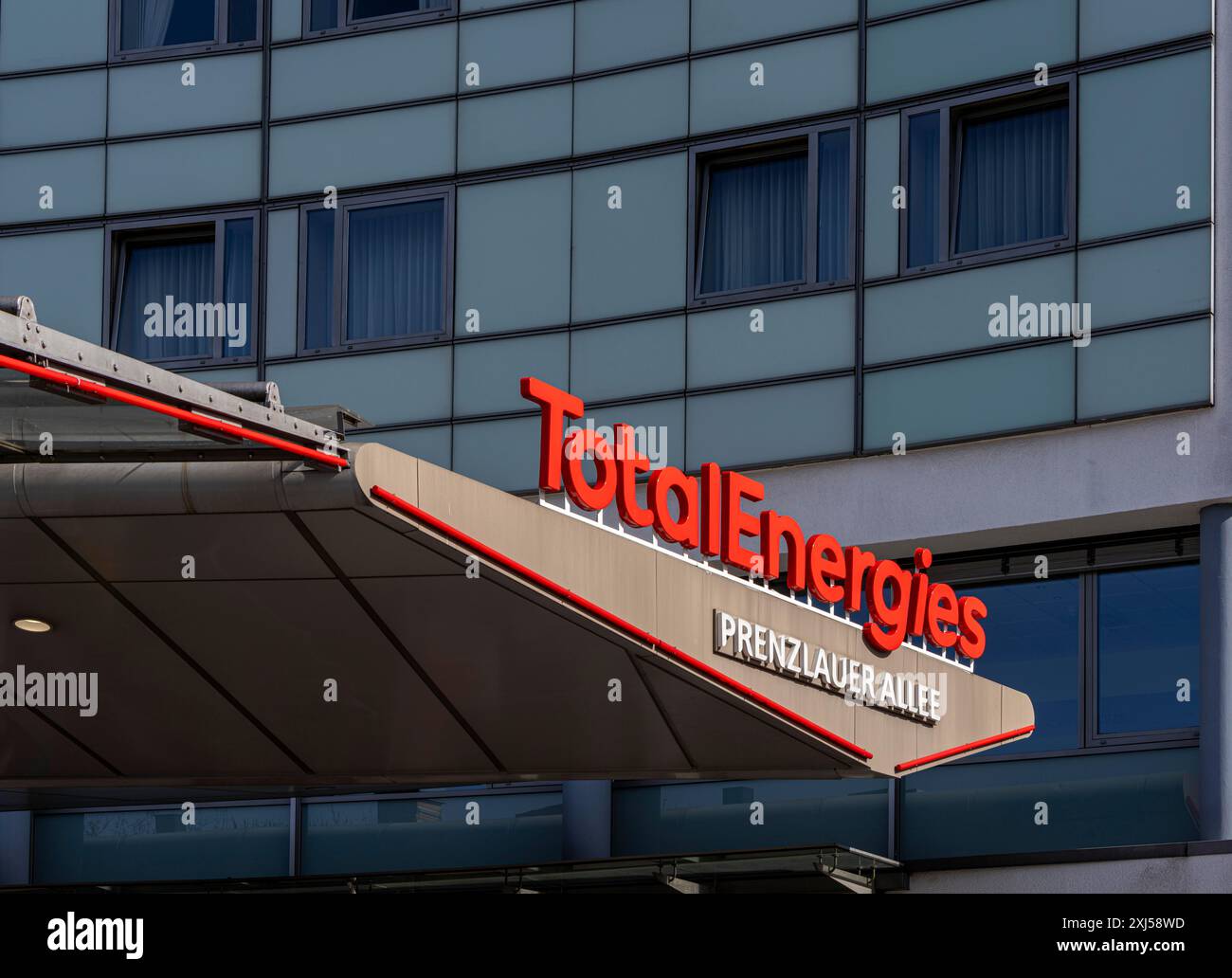 Station service énergies totales Banque de photographies et d’images à ...