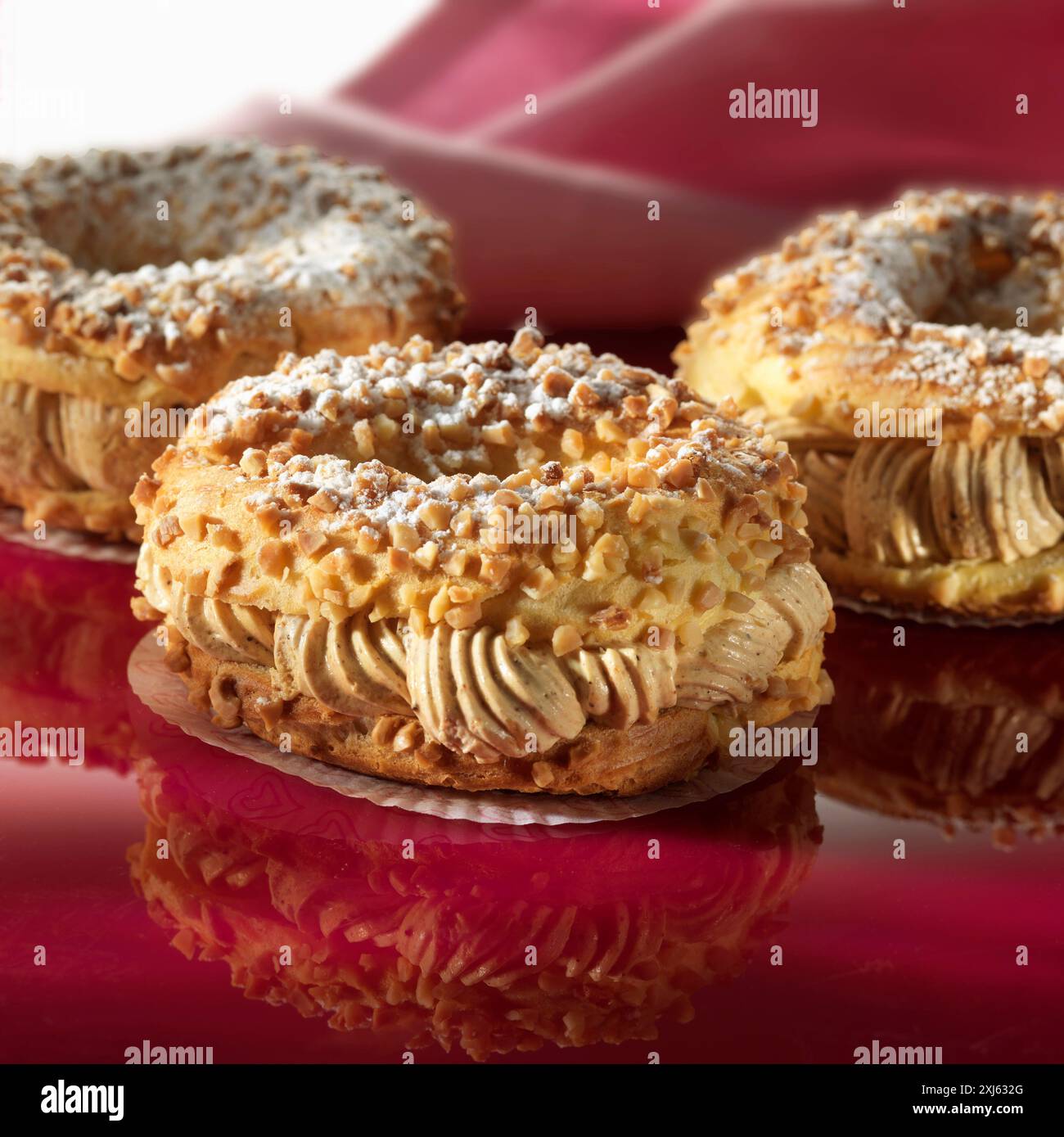 Paris brest cake Banque de photographies et d’images à haute résolution ...