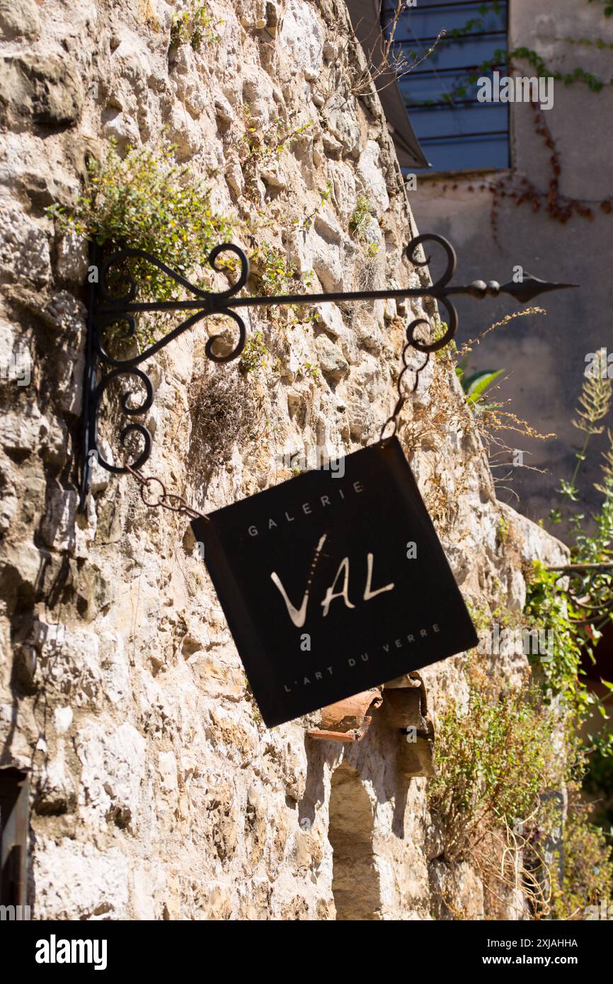 La visite d'Eze, village de la Côte d'Azur, est vraiment agréable grâce ...