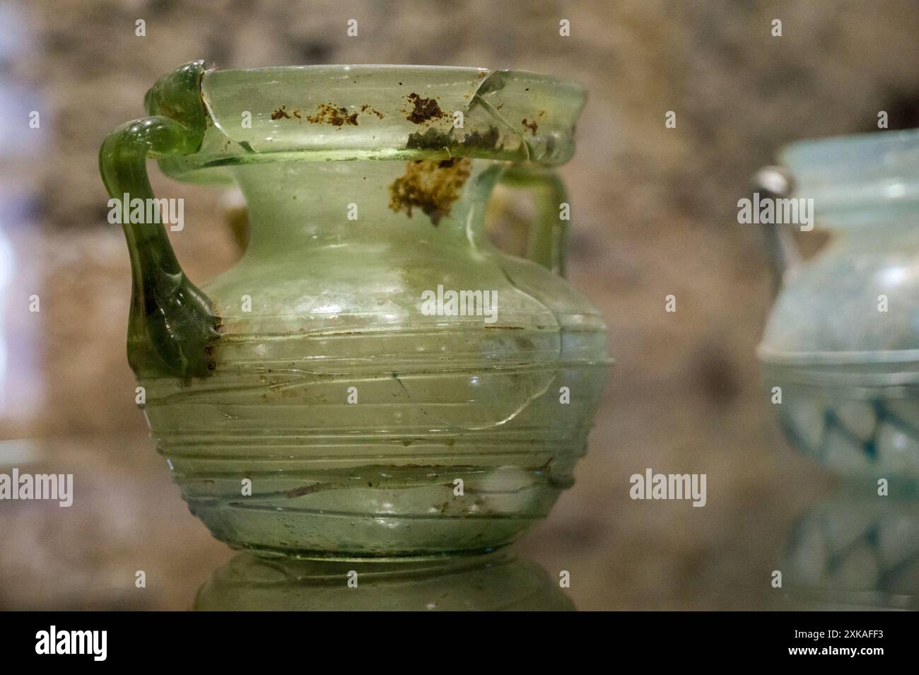 Verre romain Banque de photographies et d’images à haute résolution - Alamy