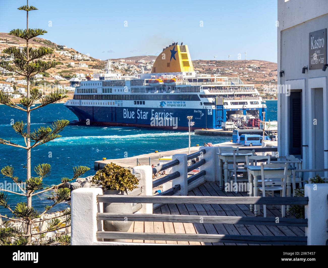 Blue star ferry paros island Banque de photographies et d’images à ...
