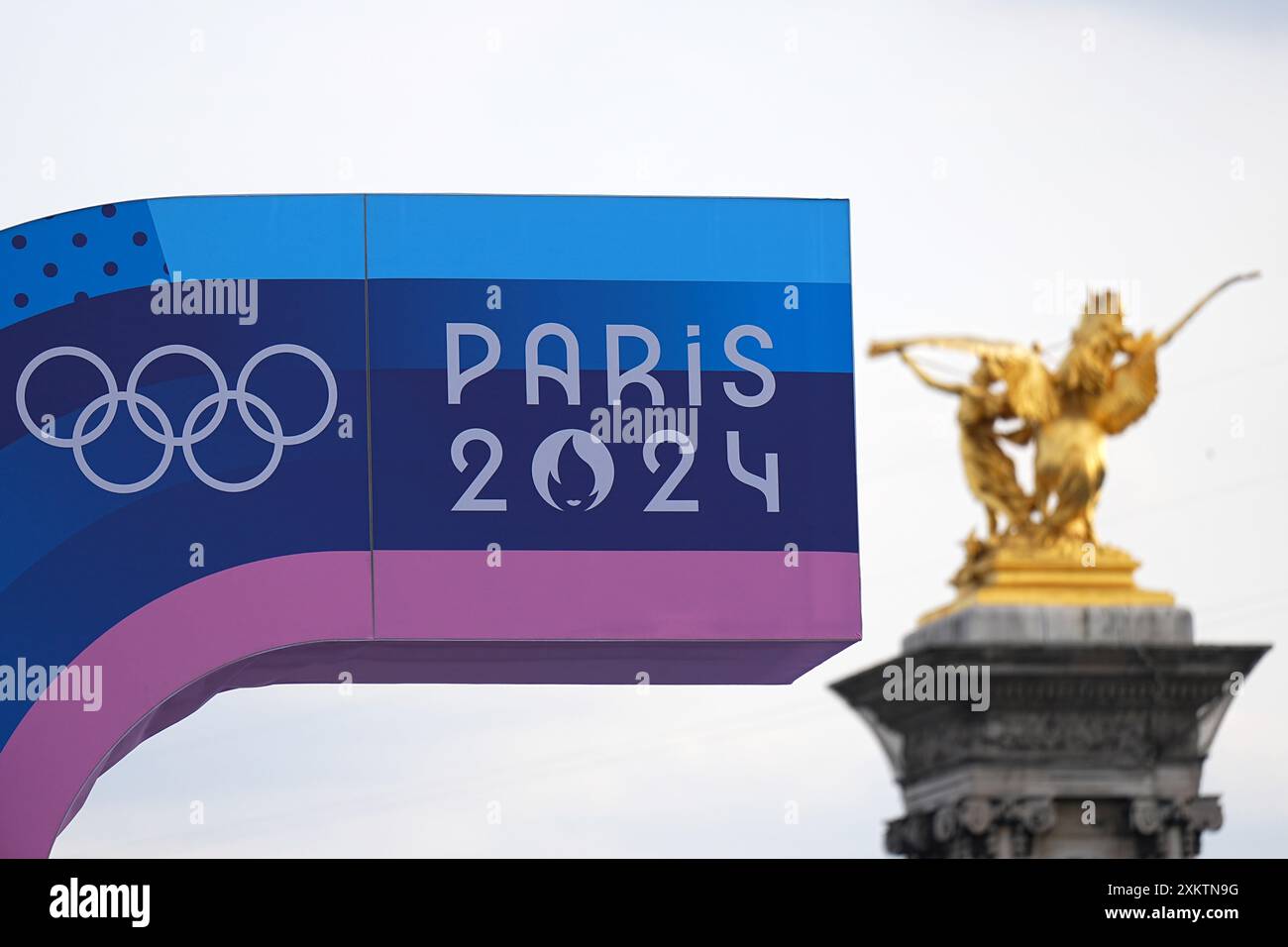 Paris, France. 24 juillet 2024. Avant les Jeux olympiques d'été, Olympia Paris 2024, un panneau ...