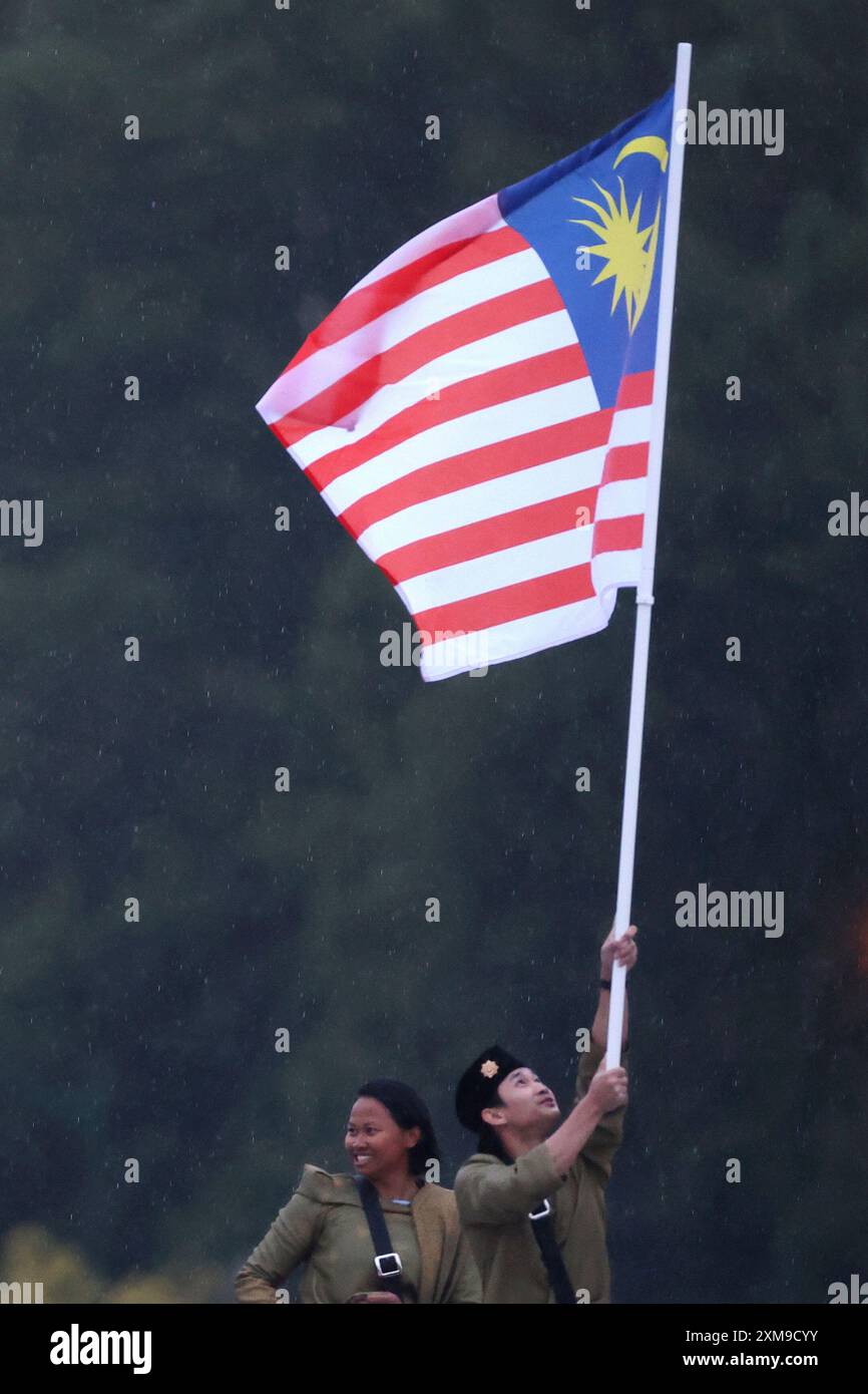 Bertrand Rhodict Anak Lises and Nur Shazrin Mohamad Latif, Flagbearers ...