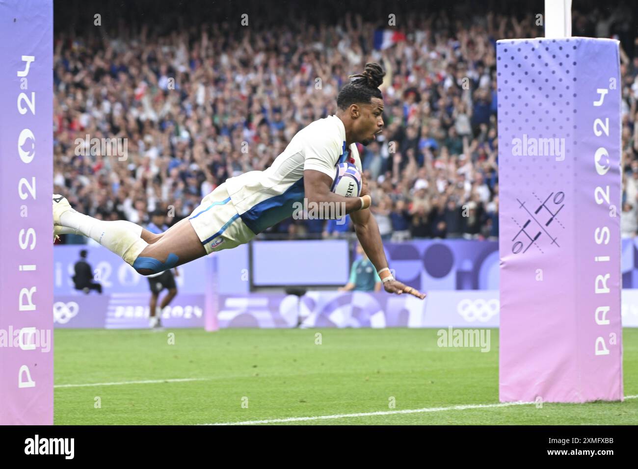 Paris, France. 27 juillet 2024. Jefferson-Lee Joseph (France) marque un ...