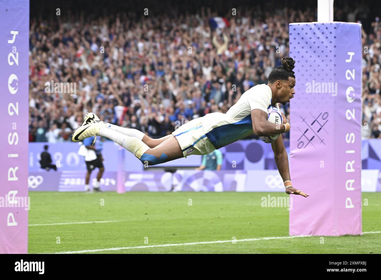 Paris, France. 27 juillet 2024. Jefferson-Lee Joseph (France) marque un ...